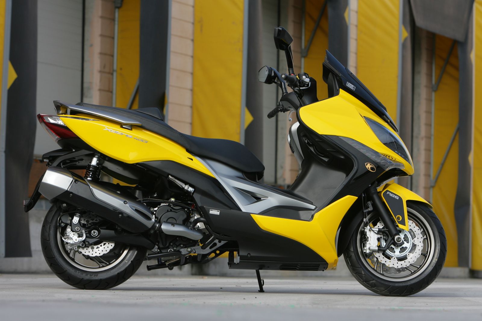 Revista Scooter: Kymco Xciting 400i 2012, uno de los maxiscooters más ...