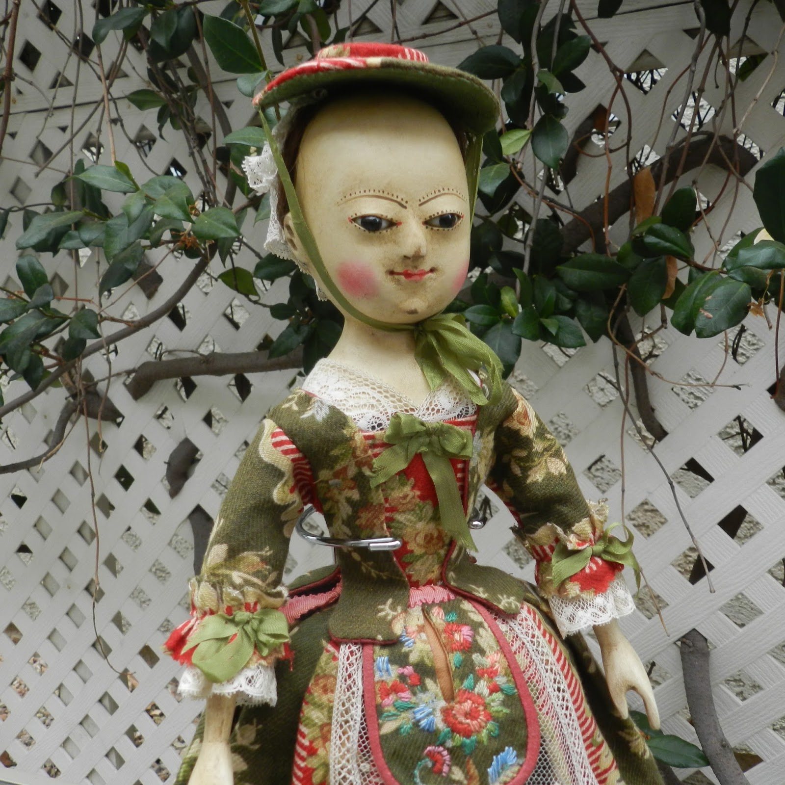 The Old Wooden Sisters: Queen Anne doll , Lady Freda , 15" tall , available