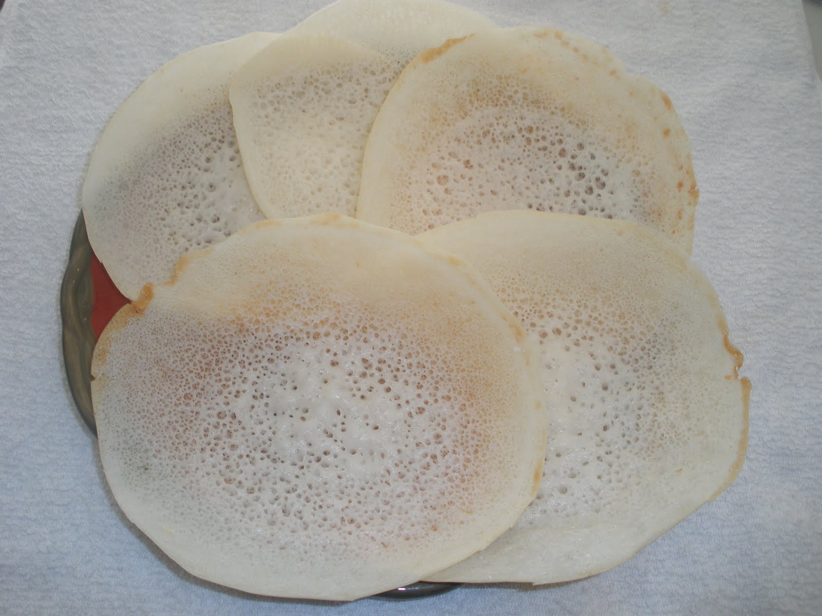 COOK-EZEE: Appam/Vellayappam/Kallappam with Spicy Egg Curry