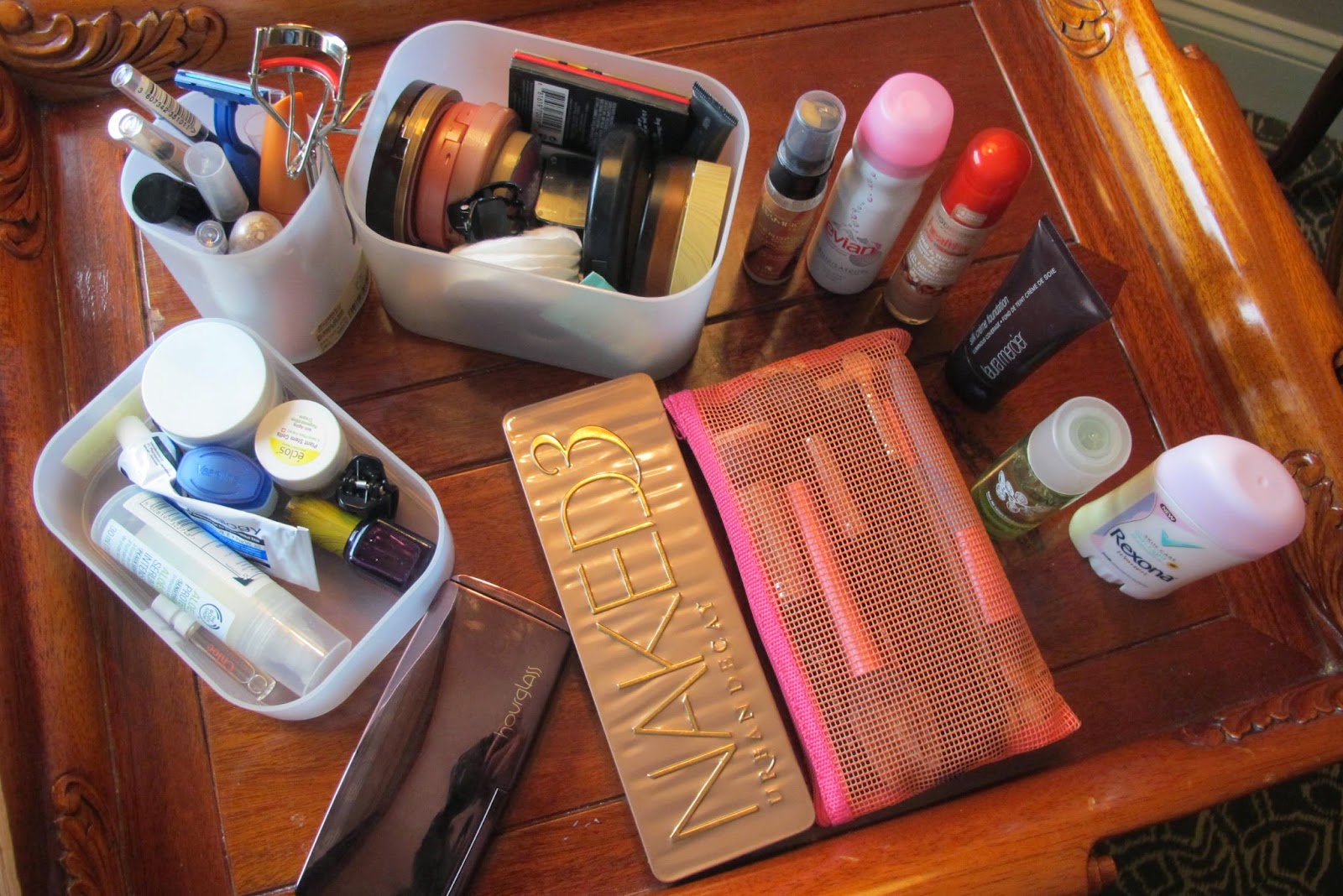 Hey Amadea | Enjoy the little things: Travel Essential | Muji Makeup Box