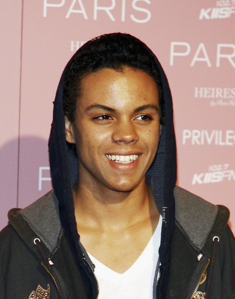 Evan Ross I - FONDOS WALL