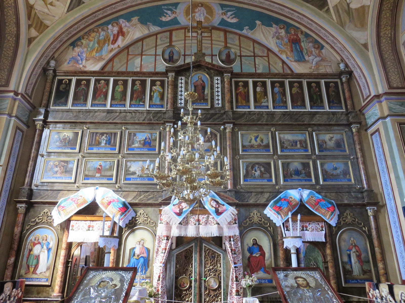 Dar!: Sangeorz Bai: Biserici, Case parohiale, Centrul de tineret in ...