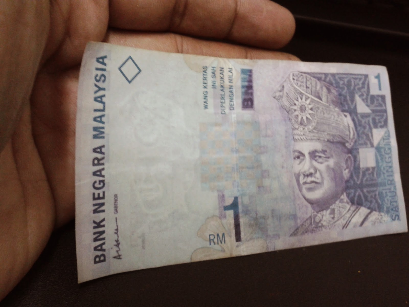 Badai Mencak Kelambit Biru: Seringgit Sign Aishah tepi AAH , dgn No ...