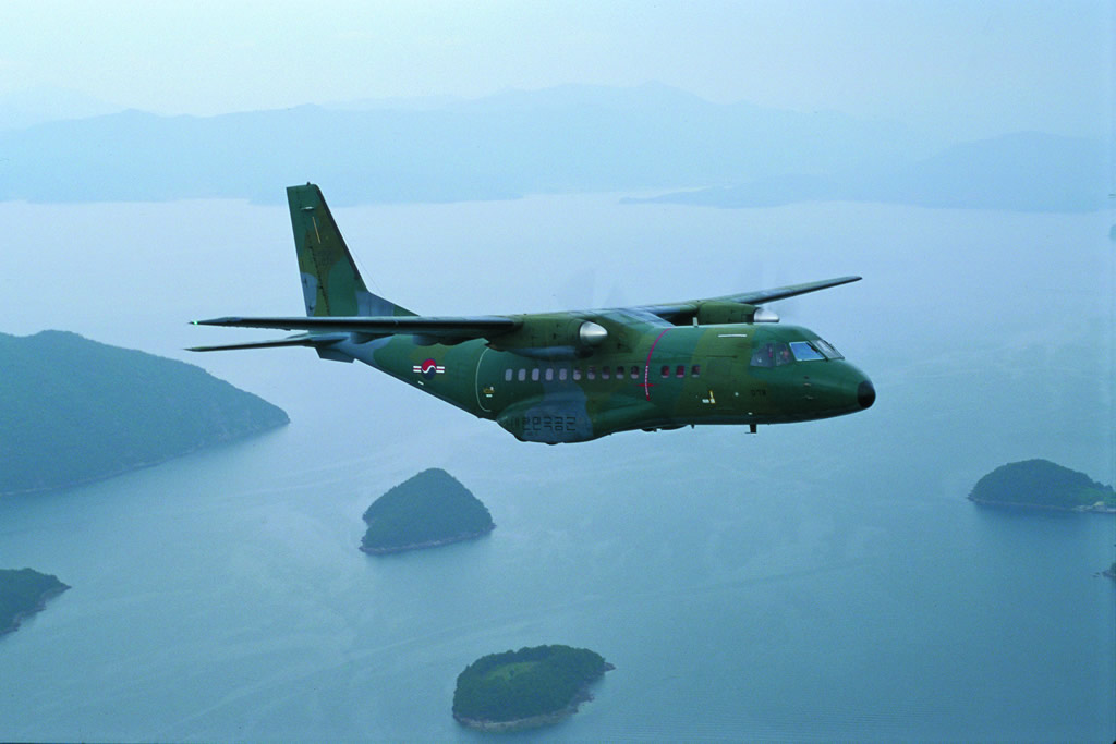 Kisah Haru dan Bangga Mengenai Pesawat CN-235 Buatan Indonesia ...