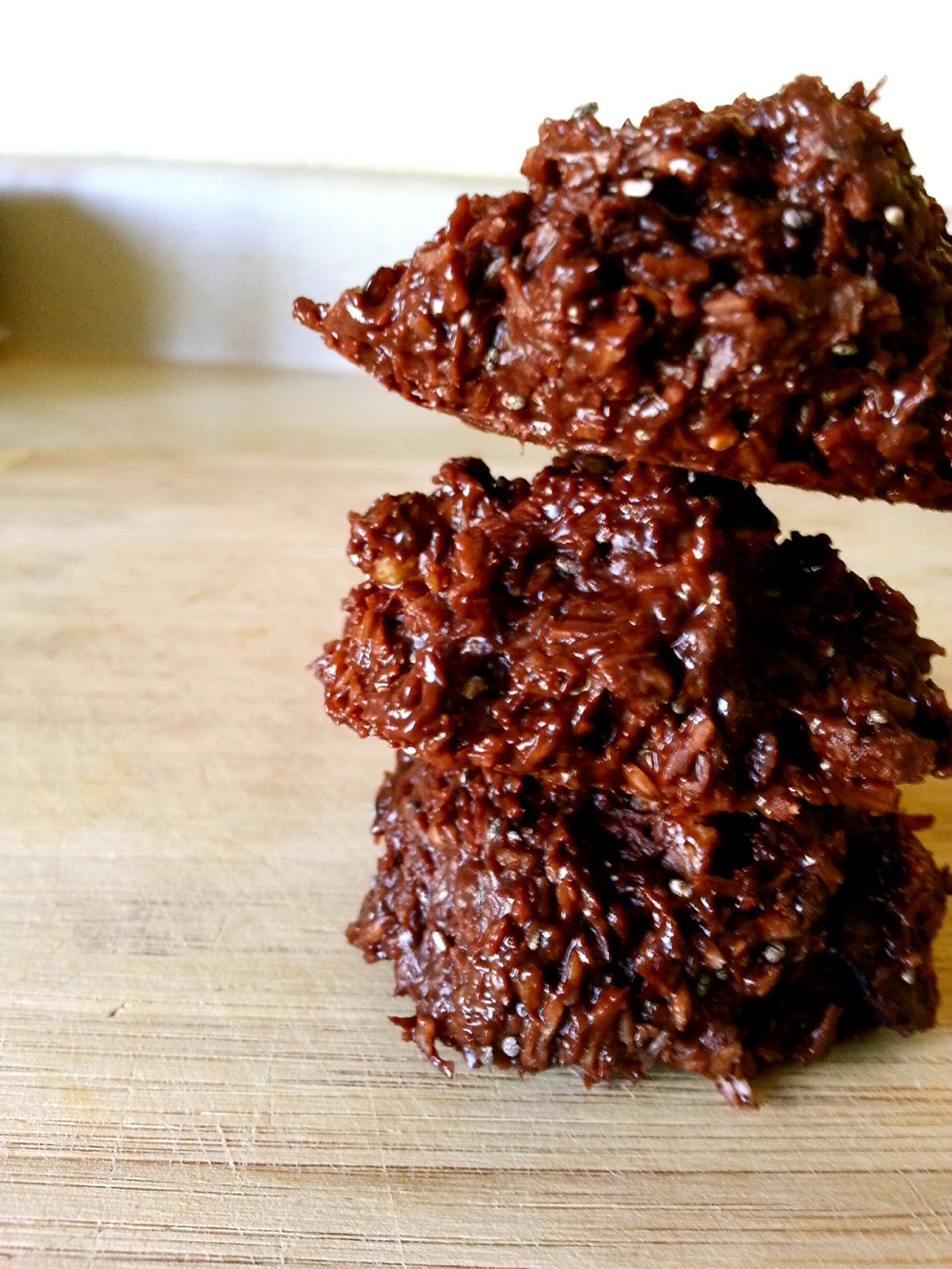 From The Earth: No Bake Chocolate Macaroons (Boyfriend Approved!)