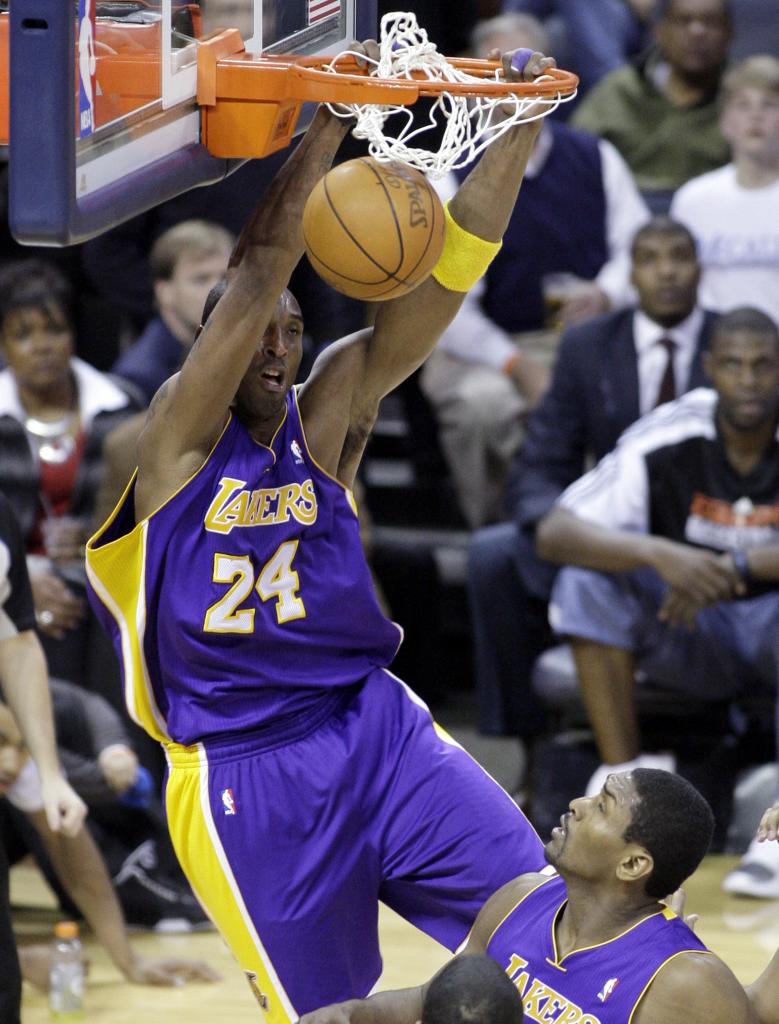 super basketball players: kobe bryant dunks wallpapers