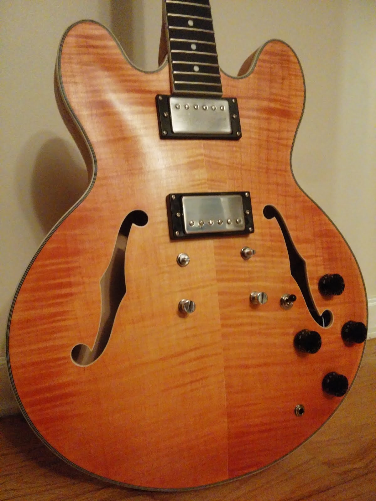 [Mattwins]: DIY Semi Hollow 335 Guitar Kit Build Part III