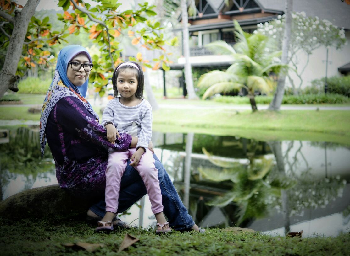 Melentur Buluh biar dari Rebungnya