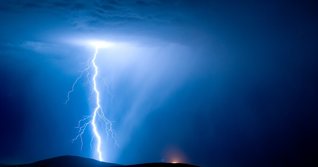 School Of Digital Photography: How to Photograph Lightning
