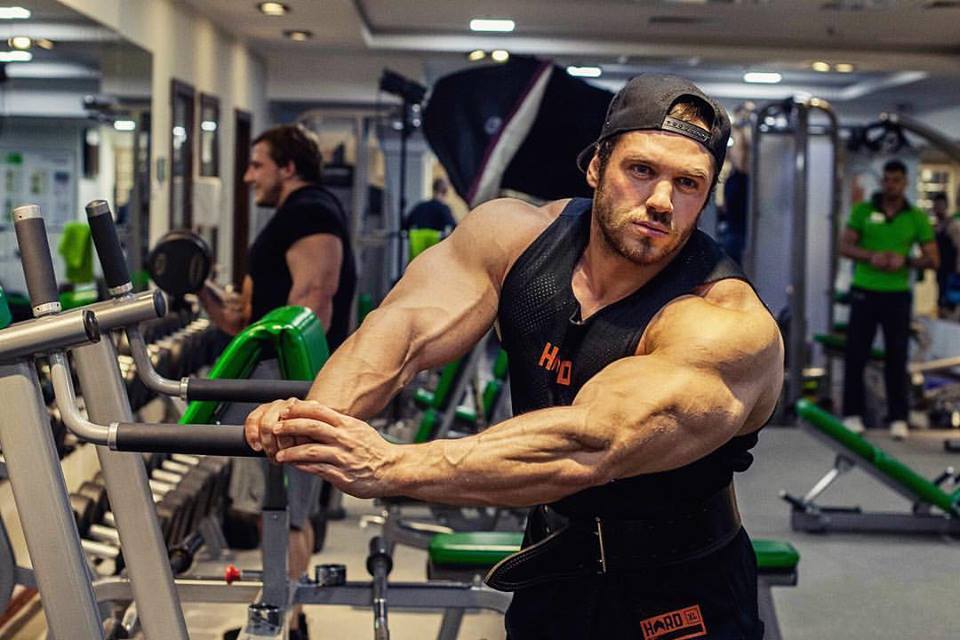 the beauty of male muscle: Andrei