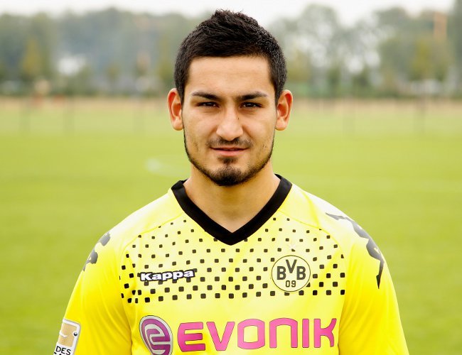 Muslim People: Muslim Football Players in European Clubs