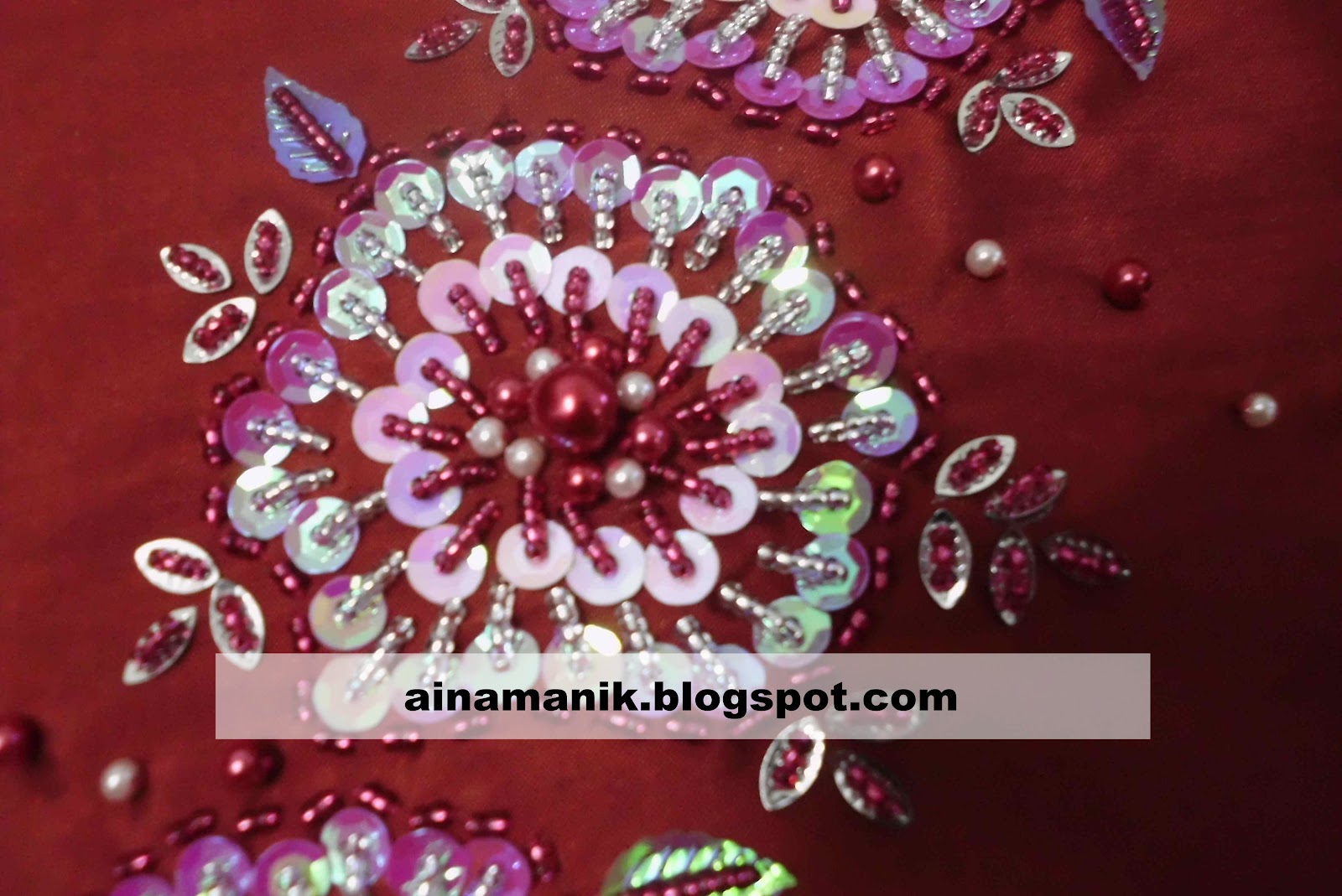 Aina, Manik & Labuci: Bunga-bunga cinta