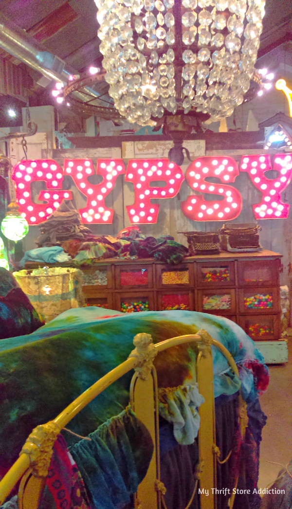 Junk Gypsy and Royers Cafe | My Thrift Store Addiction
