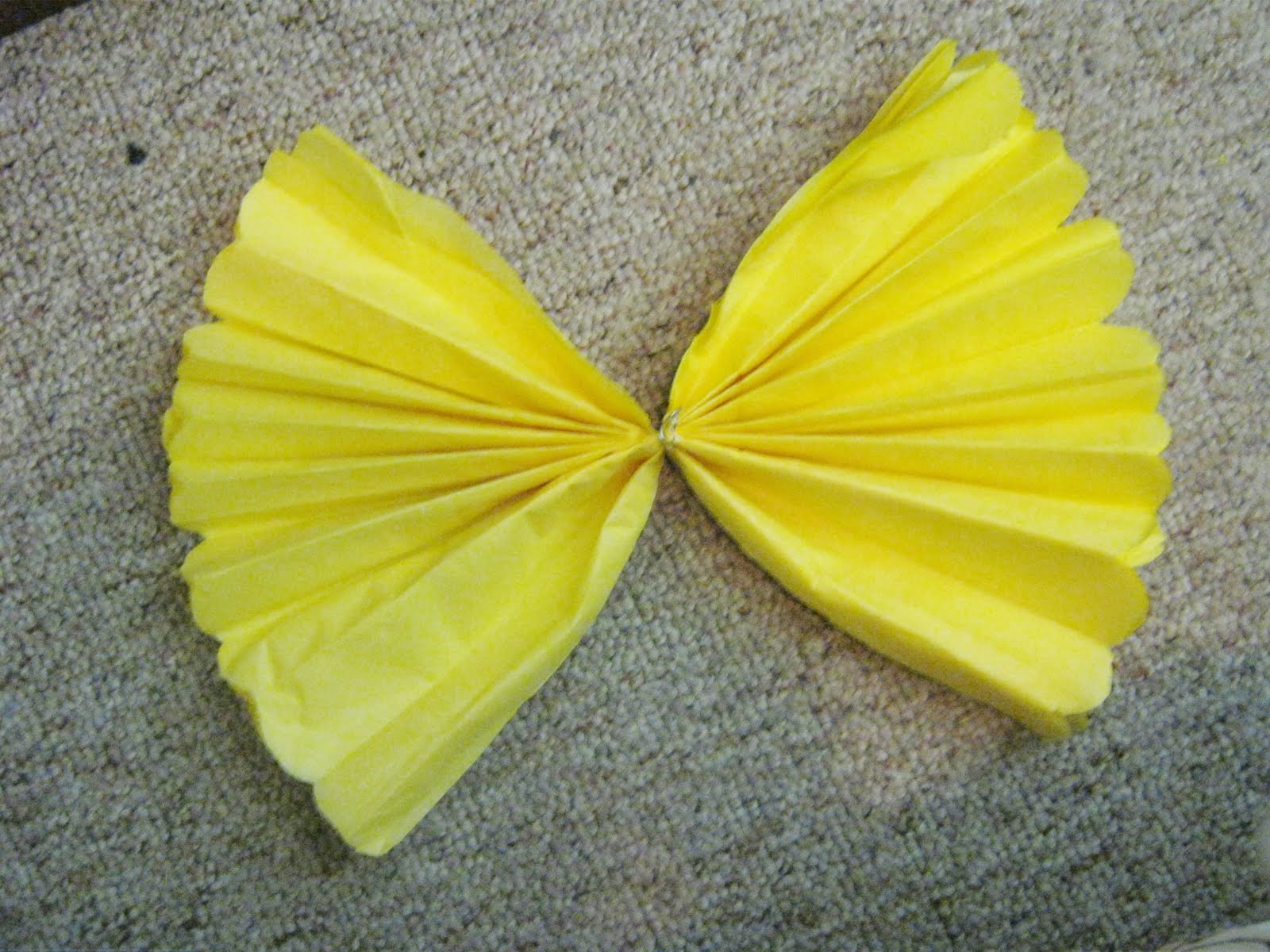 Raspberries and Ruffles: Hanging Tissue Ball Tutorial