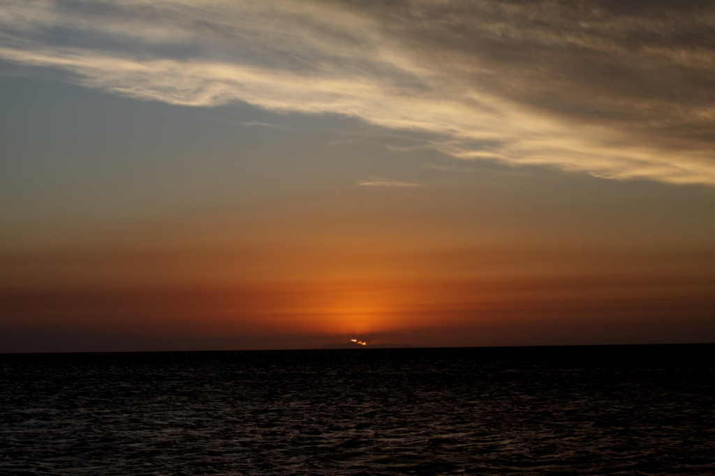 Dreamtime Sail: Off to Masthead Island for some reef hopping South.