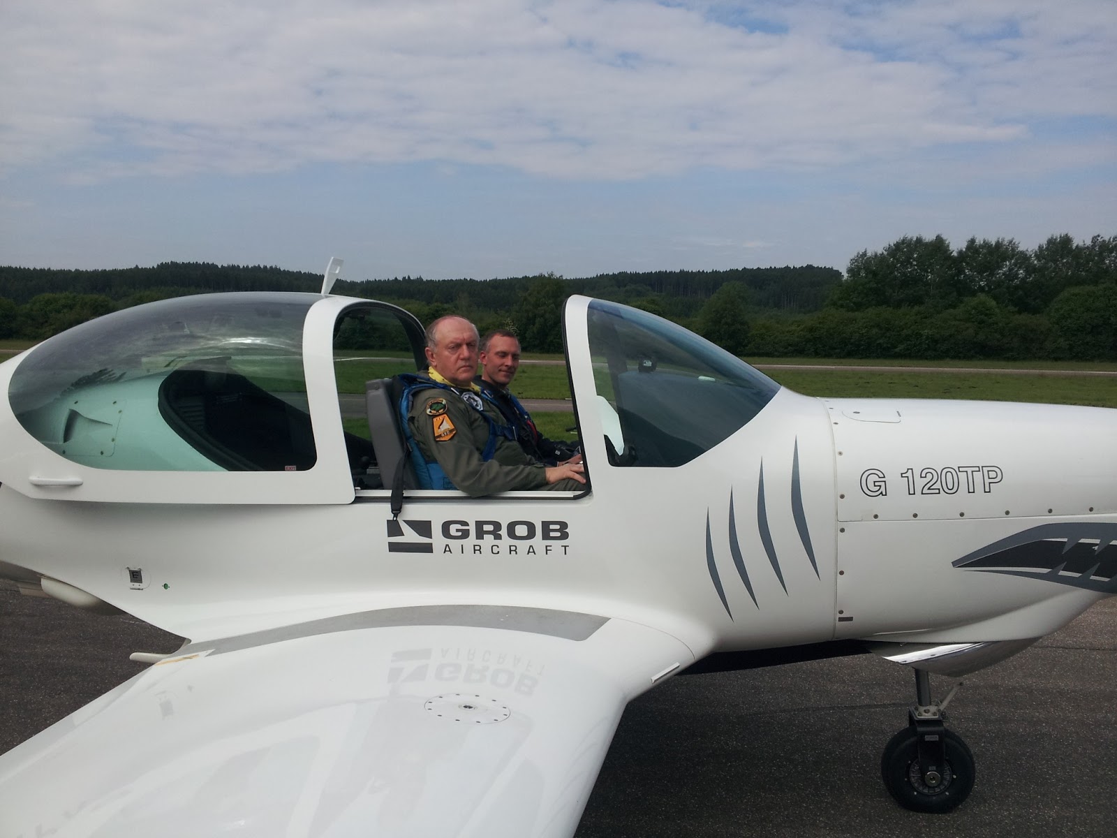 CULTURA AEREA: La Fuerza Aérea recibió los GROB 120-TP