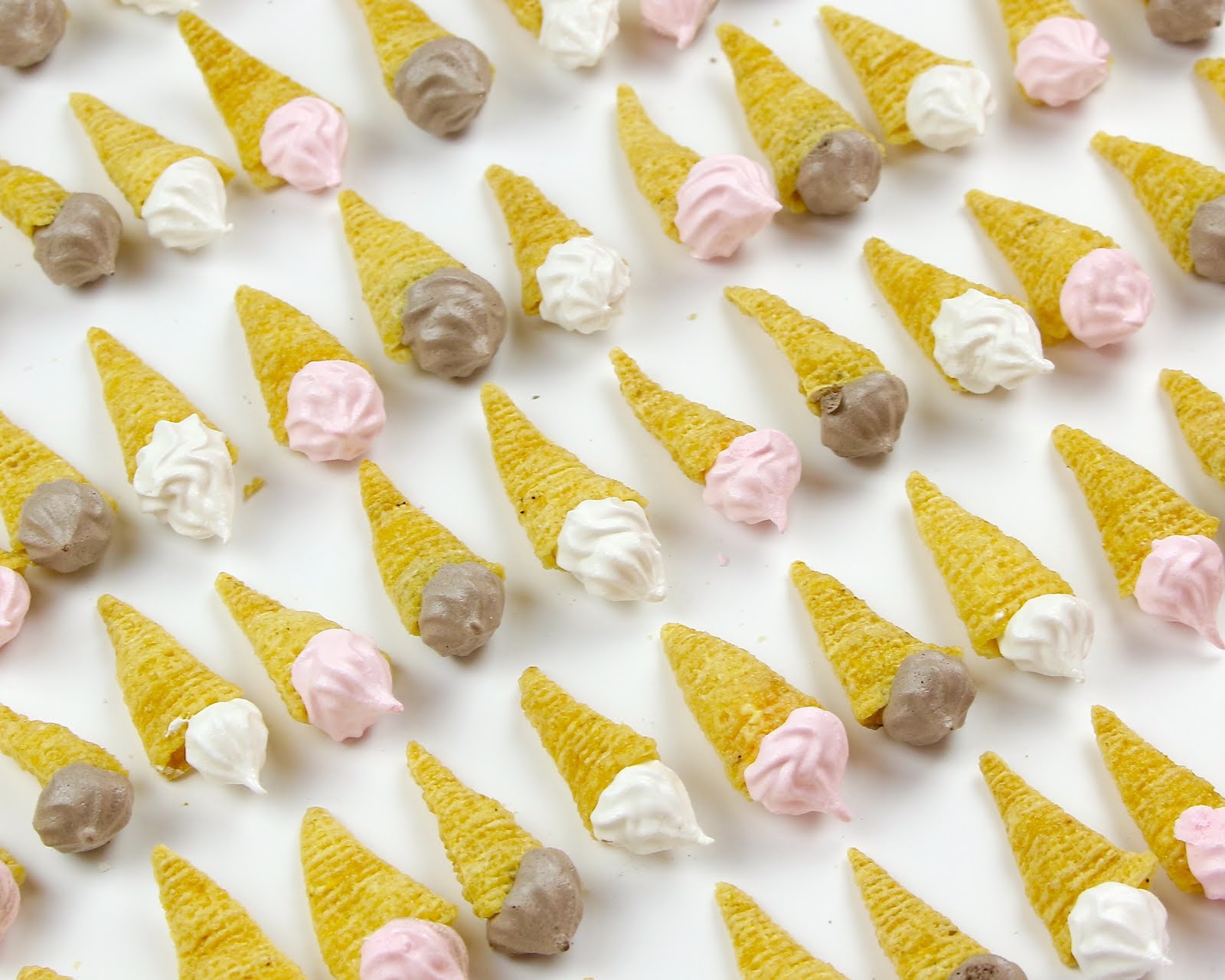 {VIDEO} Mini Bugle Ice Cream Cone Meringues - The Lindsay Ann