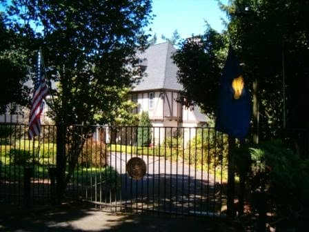 Walks and Hikes in Portland and Beyond: Salem - South to Mahonia Hall