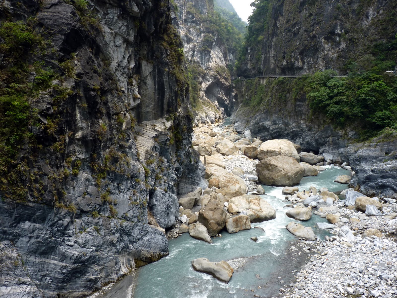 The Bruner Family Journey: More From Taiwan: The Taroko Gorge