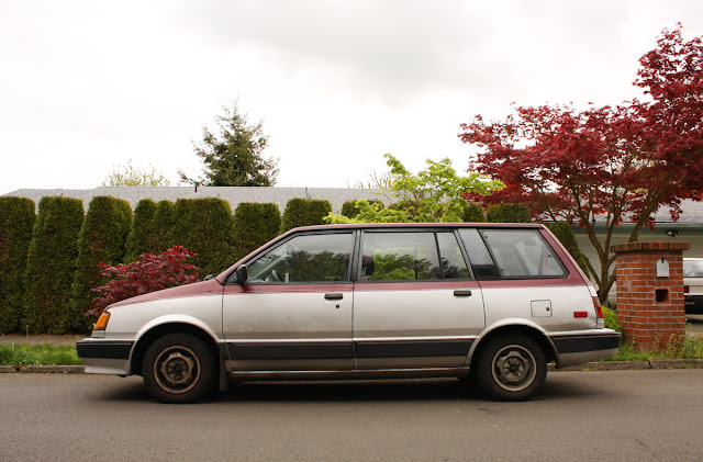 OLD PARKED CARS.: Colt Cult: 1991 Colt Vista Wagon...