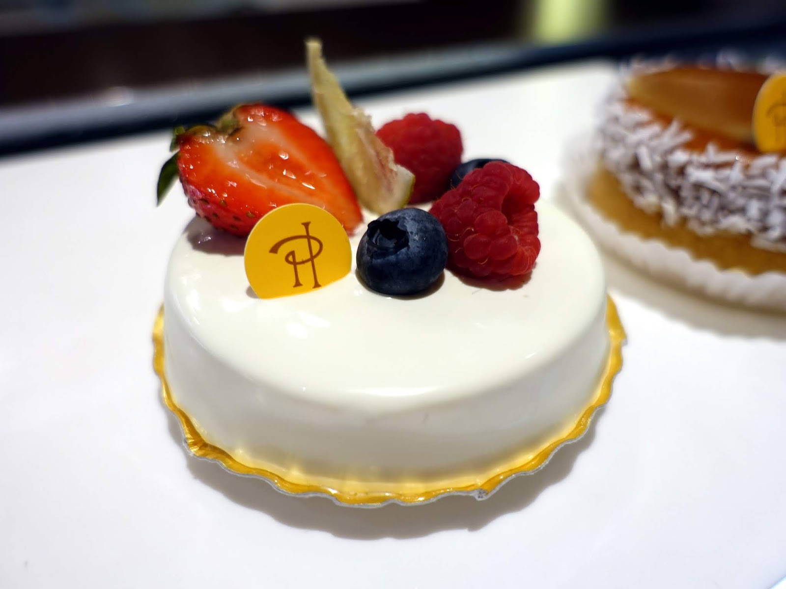 Pierre Hermé Paris at Ritz Carlton Kyoto (Kyoto, JAPAN) ★★★★☆ | A ...