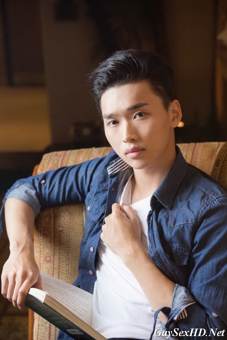 HOT MALE MODELS: Blue Photo Magazine No.1