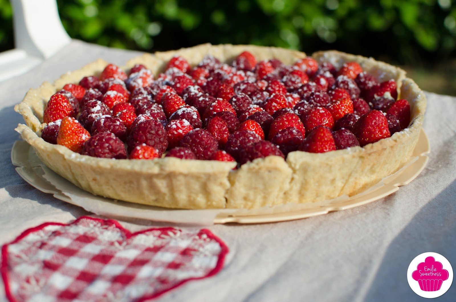 Emilie Sweetness: Tarte aux petites fraises entières et aux framboises