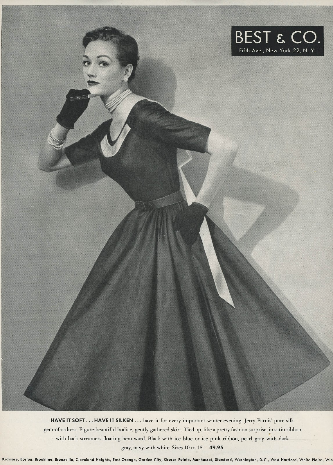 Dividing Vintage Moments : Fashion Inspiration Vogue October 1952