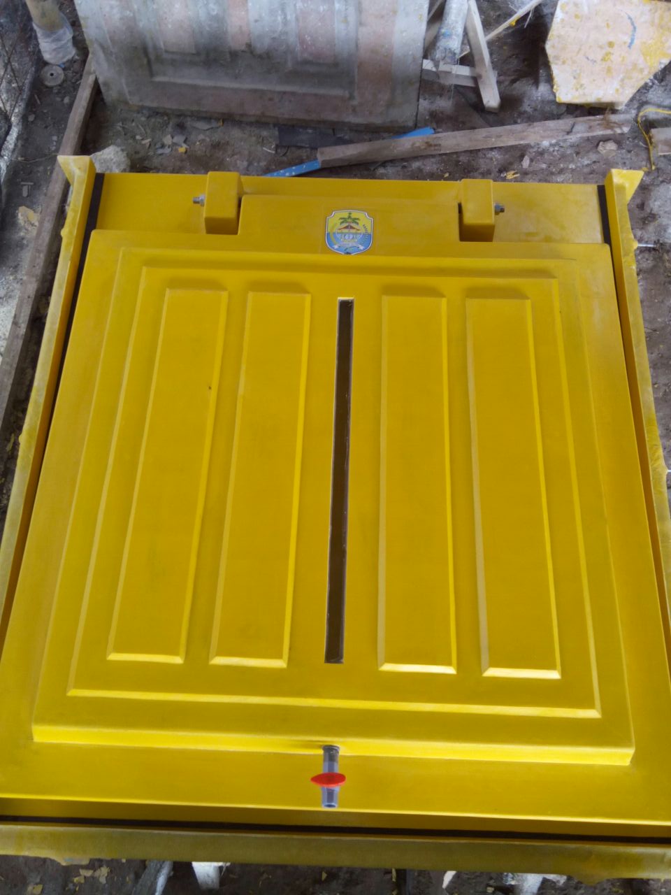 Pintu Air Otomatis | Adjienyoman Fiberglass Production