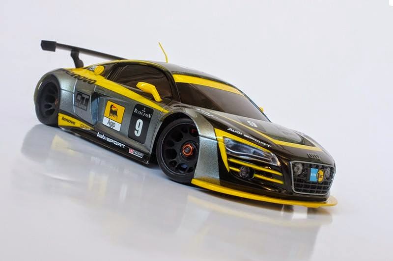 KYOSHOSAN: Custom Painted Mini-Z Audi R8 LMS