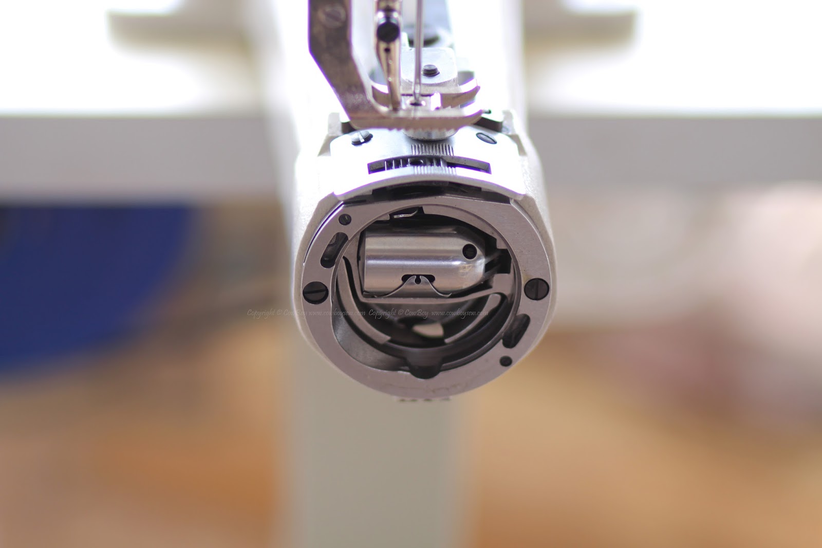 Heavy duty industrial sewing machines: Saddle and harness sewing machine