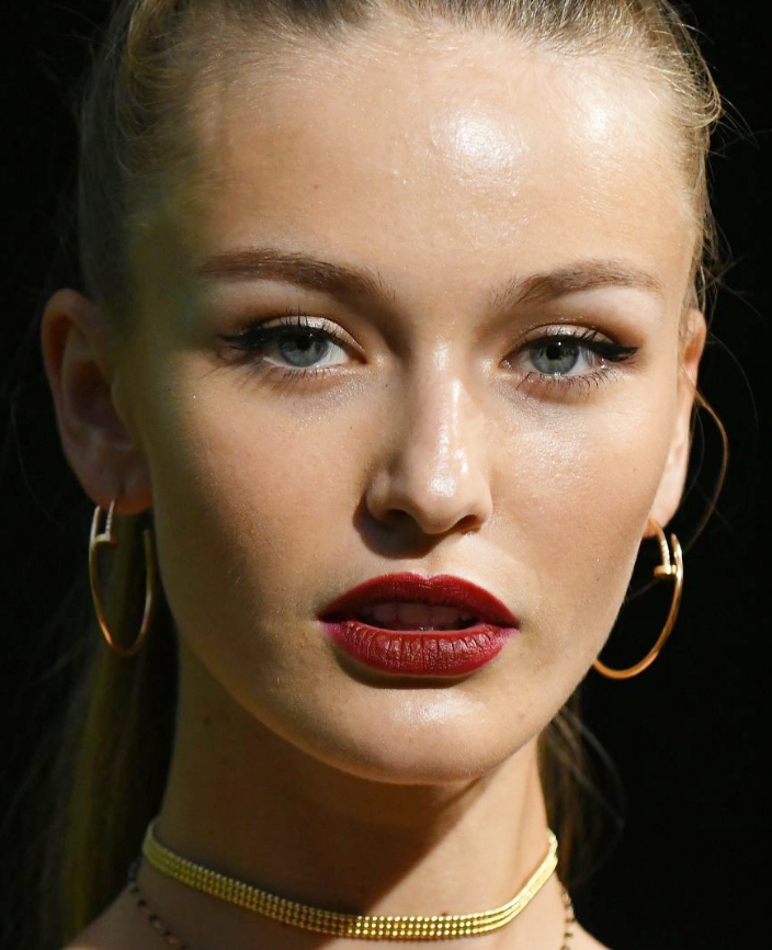 StarLight-Style: Ünlülerden Saç ve Makyaj Örnekleri: Drew Barrymore ...