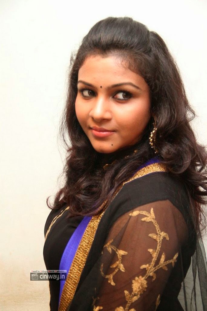 Actress Saranya Nag Stills at Eera Veyil Audio Launch | cini