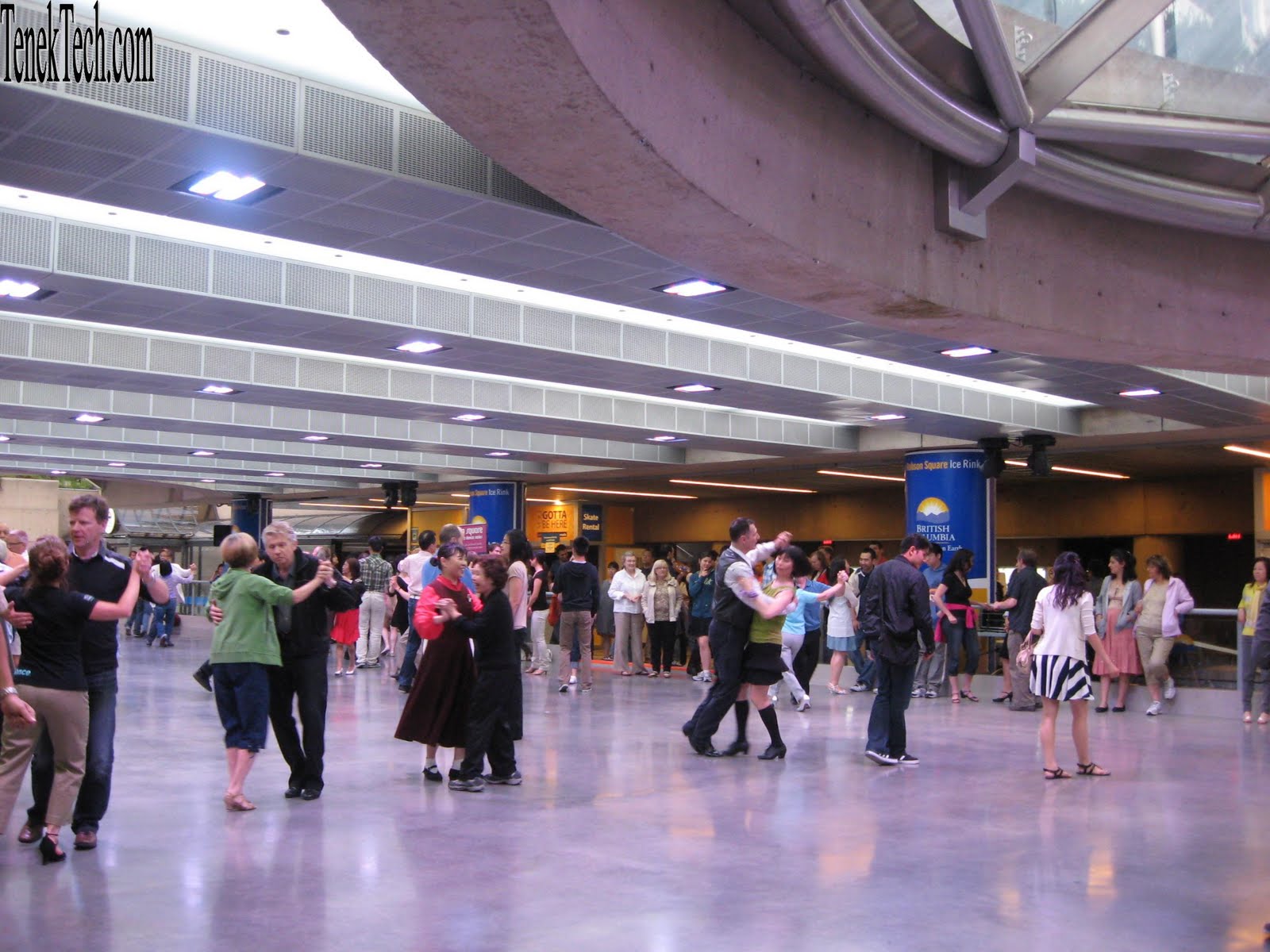 Living Vancouver Canada: Robson Square Summer Dance Series in Vancouver