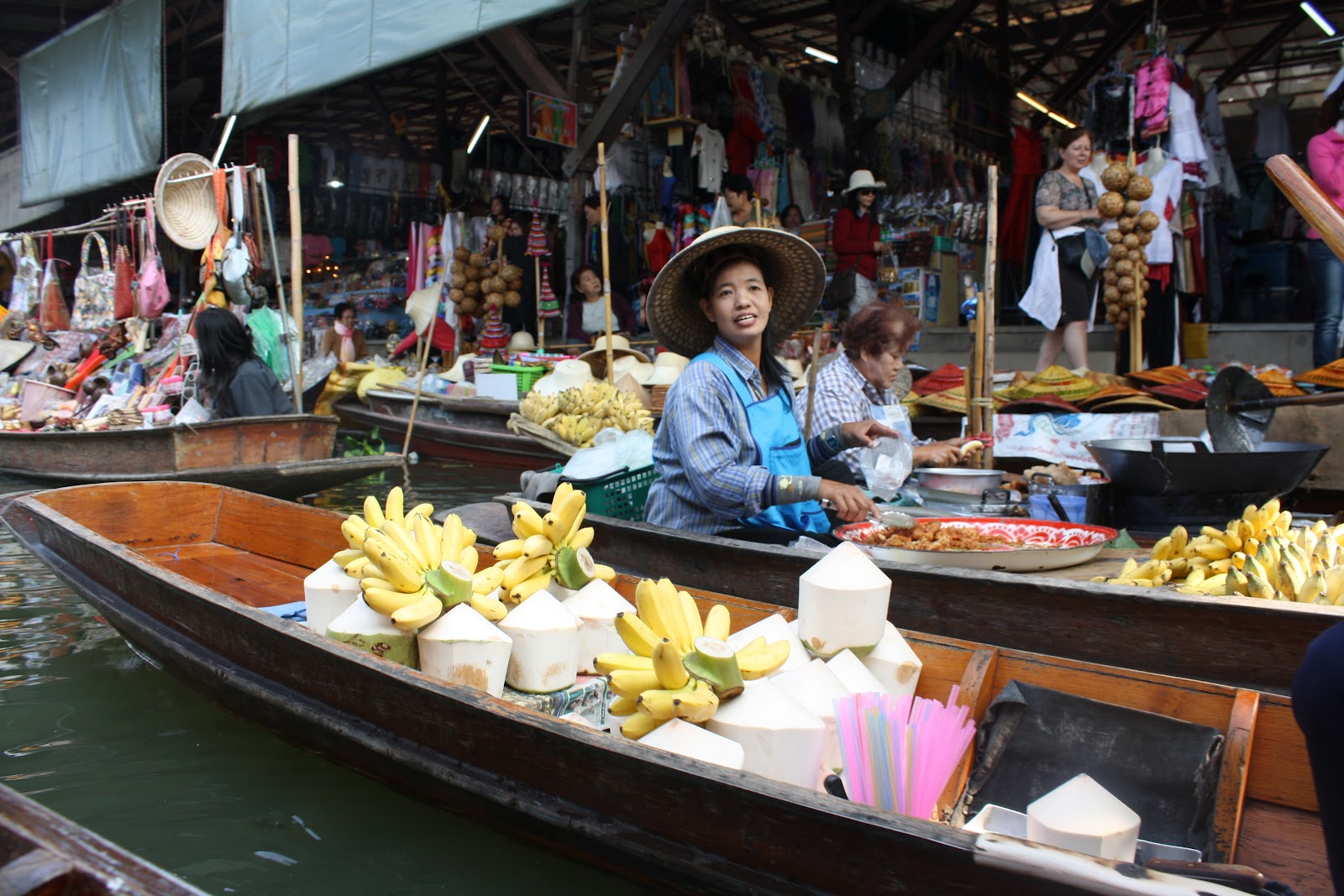 DIY Damnoen Saduak Floating Market (Thailand) | Last Row Traveler