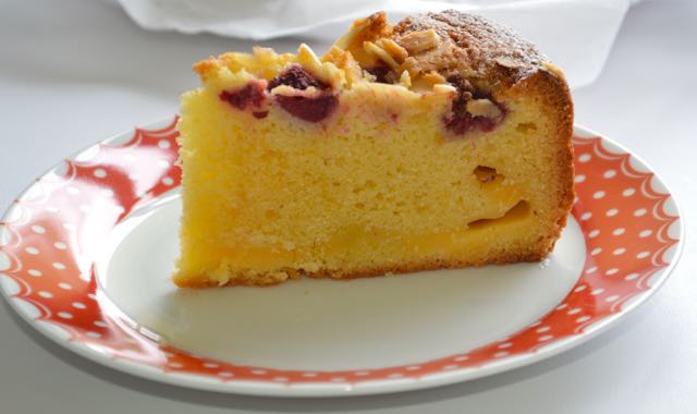 Kitchen Delights: Raspberry, Almond and Custard Cake Recipe