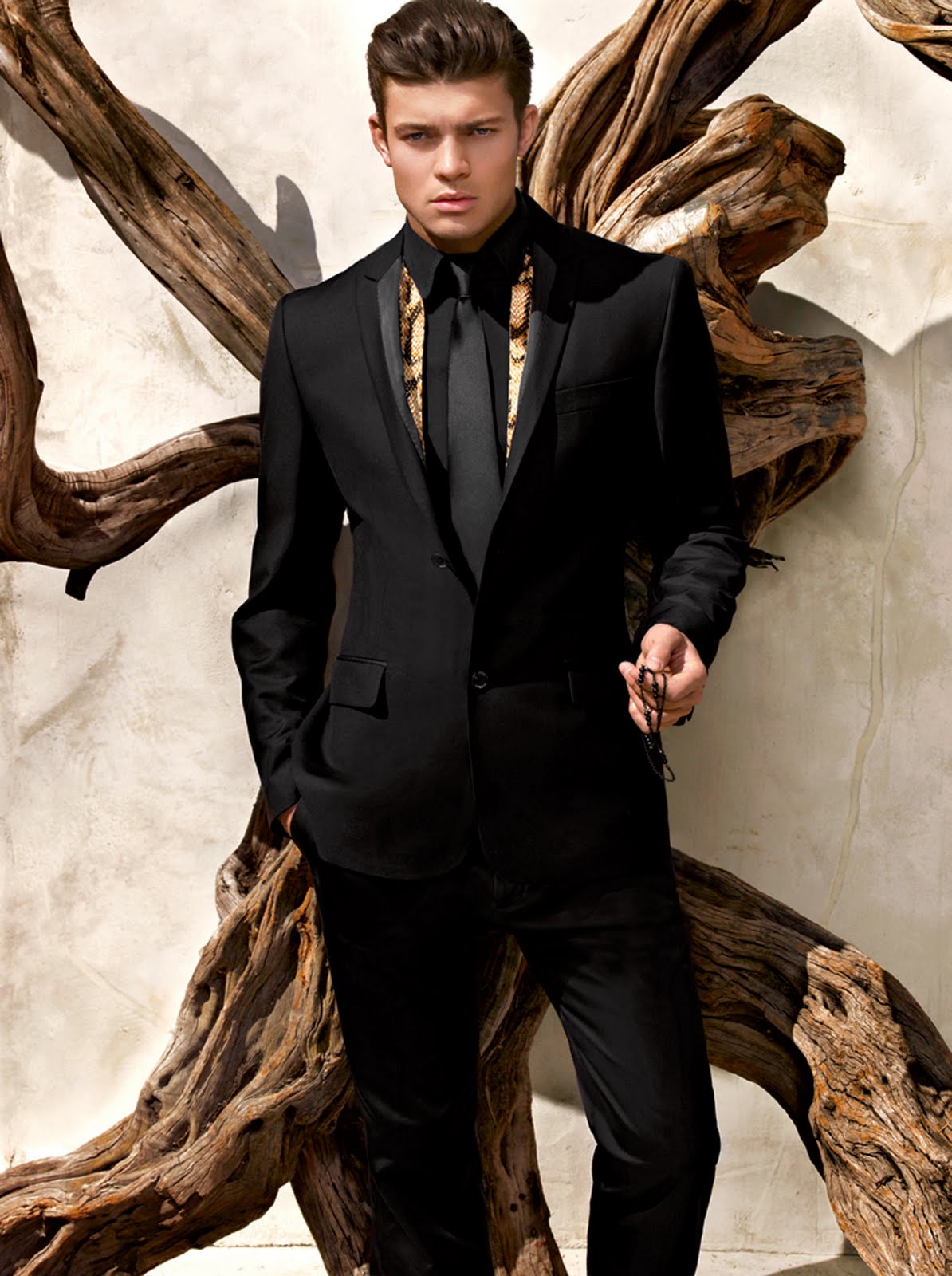 Fashion Gossip: Men's Fashion: Guess does SUITS justice for Fall 2011