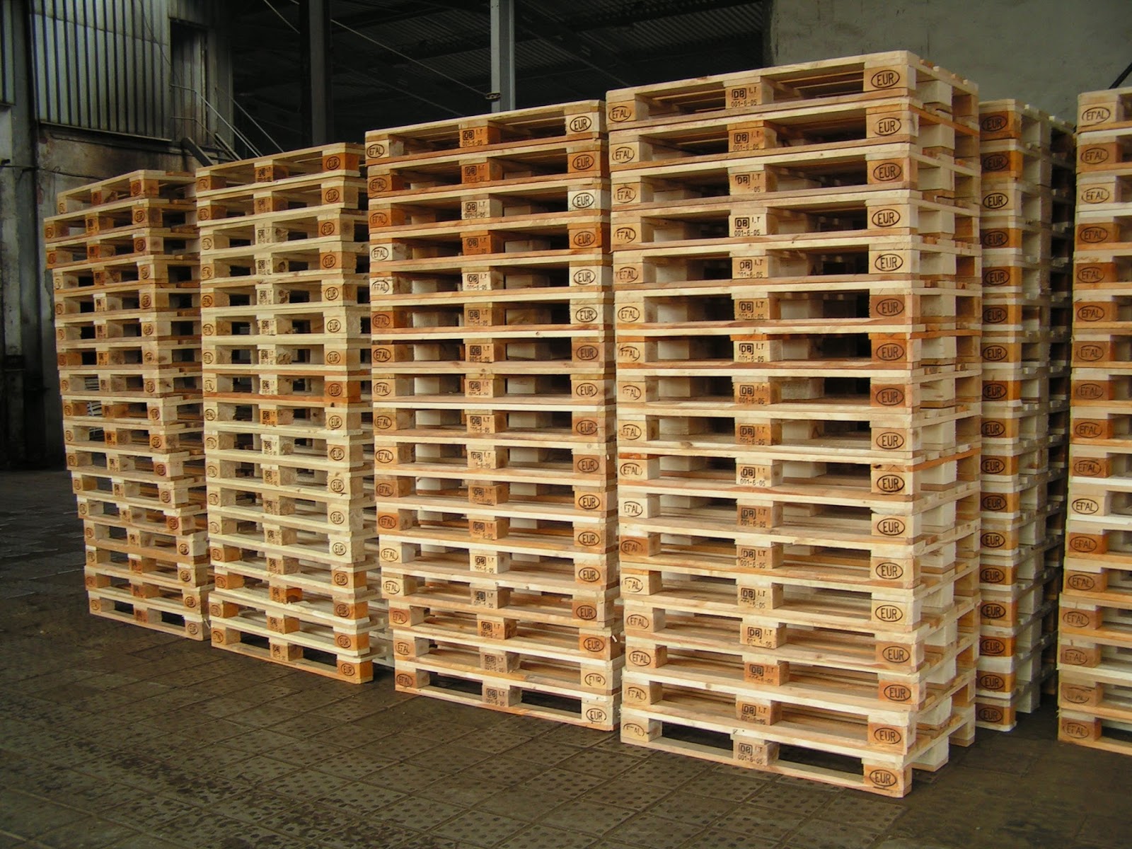 pallet kayu di surabaya