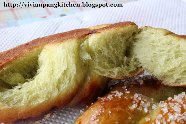 Vivian Pang Kitchen: Green Pretzel/ Straight Dough Method
