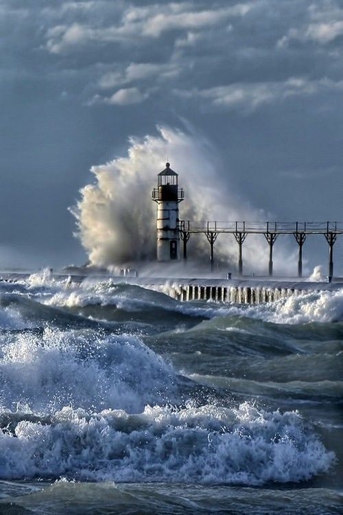 St. Joseph North Pier Outer Lighthouse, Michigan. USA | HoHo Pics