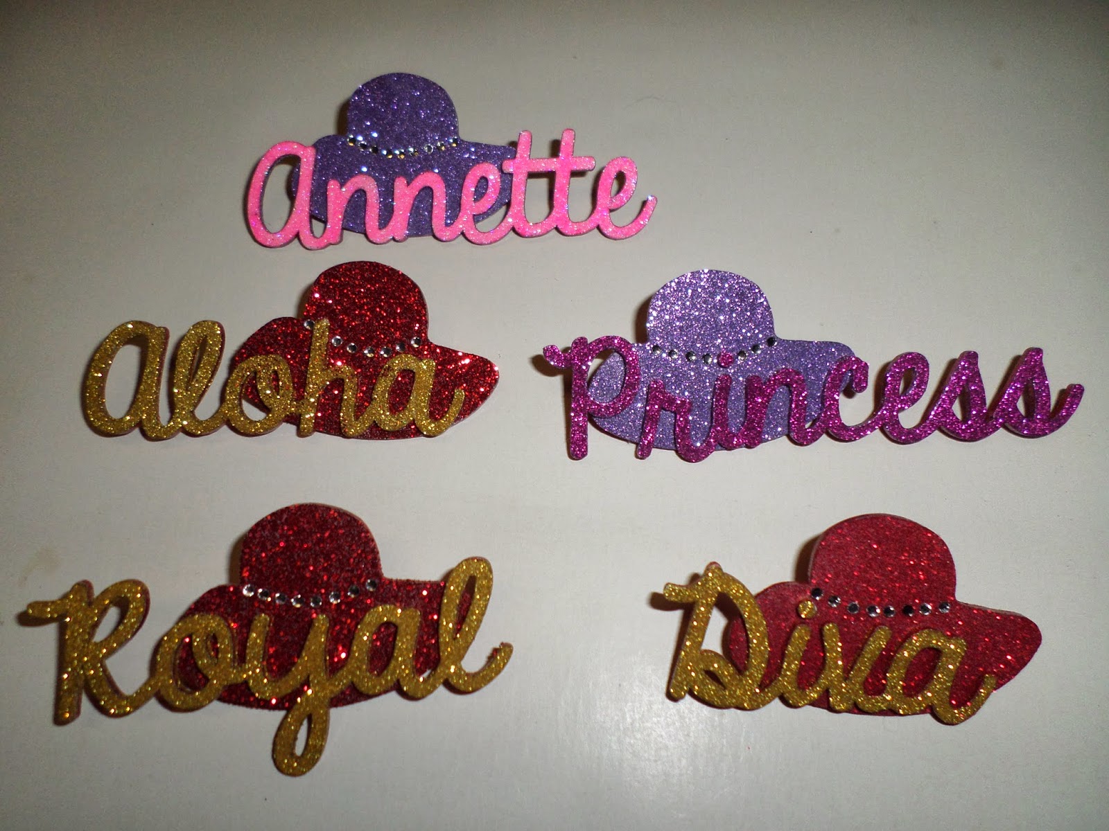 Photo Craft: Red Hat Society Items