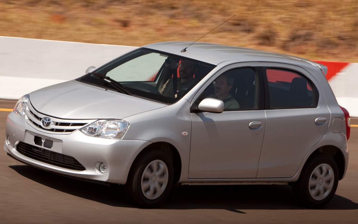 Toyota Etios Hatch - preços e equipamentos das versões