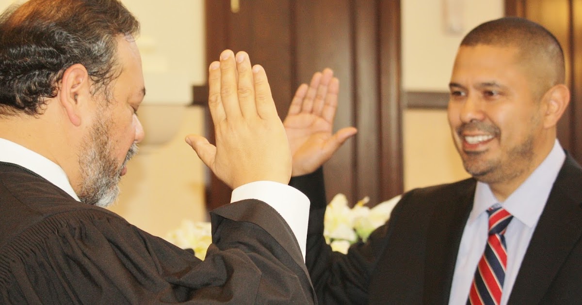 Walker Report - Shedding Light on Bexar County: Frank Castro is sworn ...