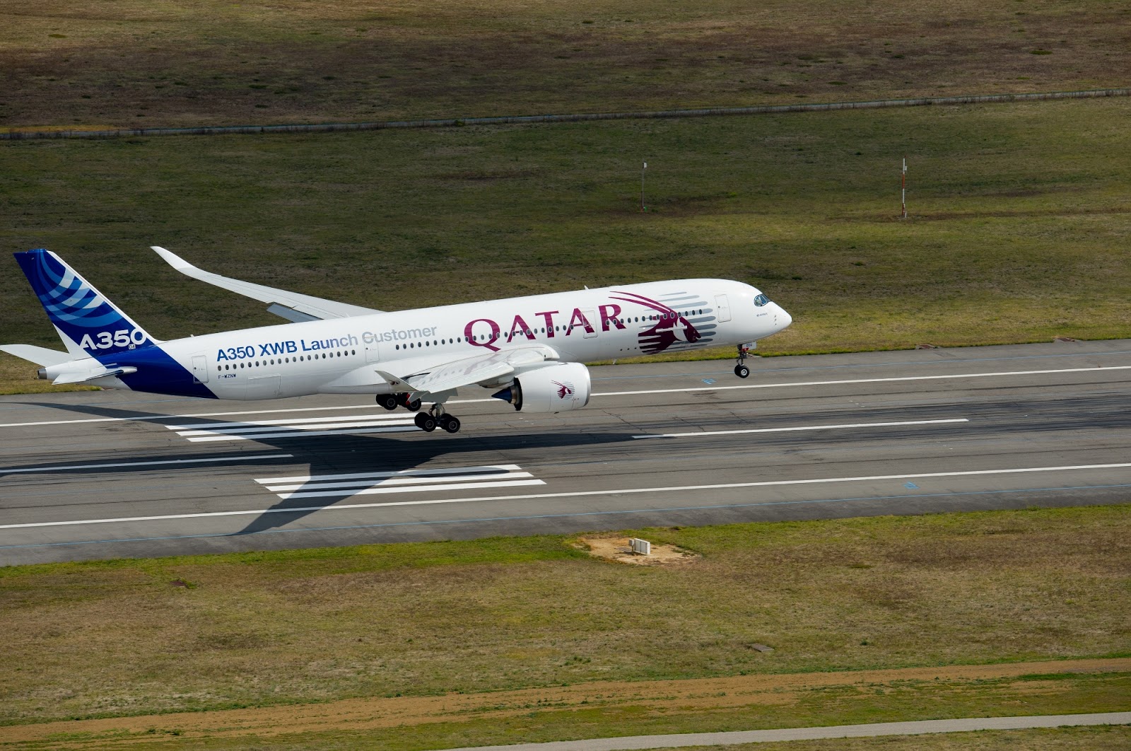 Qatar Airways Airbus A350-900 XWB First Flight in Livery AircraftWallpaper 3855 - Aircraft ...