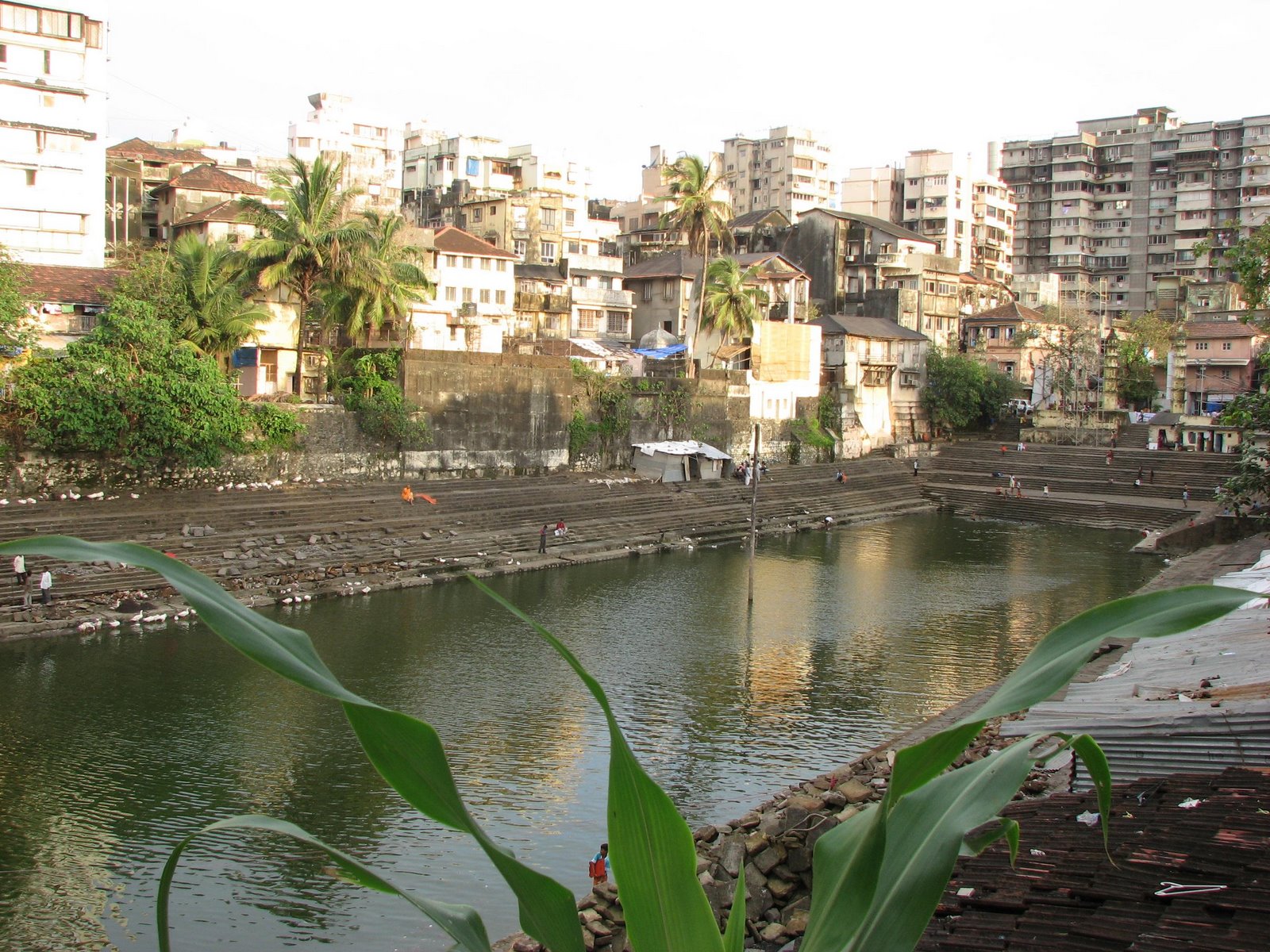 Explore Mumbai: Banganga Tank, Walkeshwar.