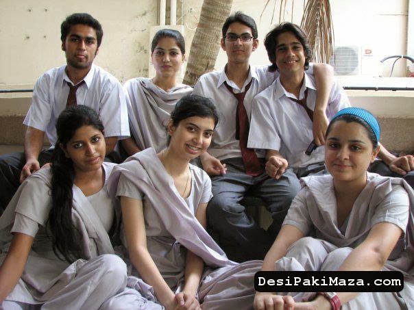 Chulbuli Girls: Beautiful Pakistani College Girls In Uniform In Punjab ...