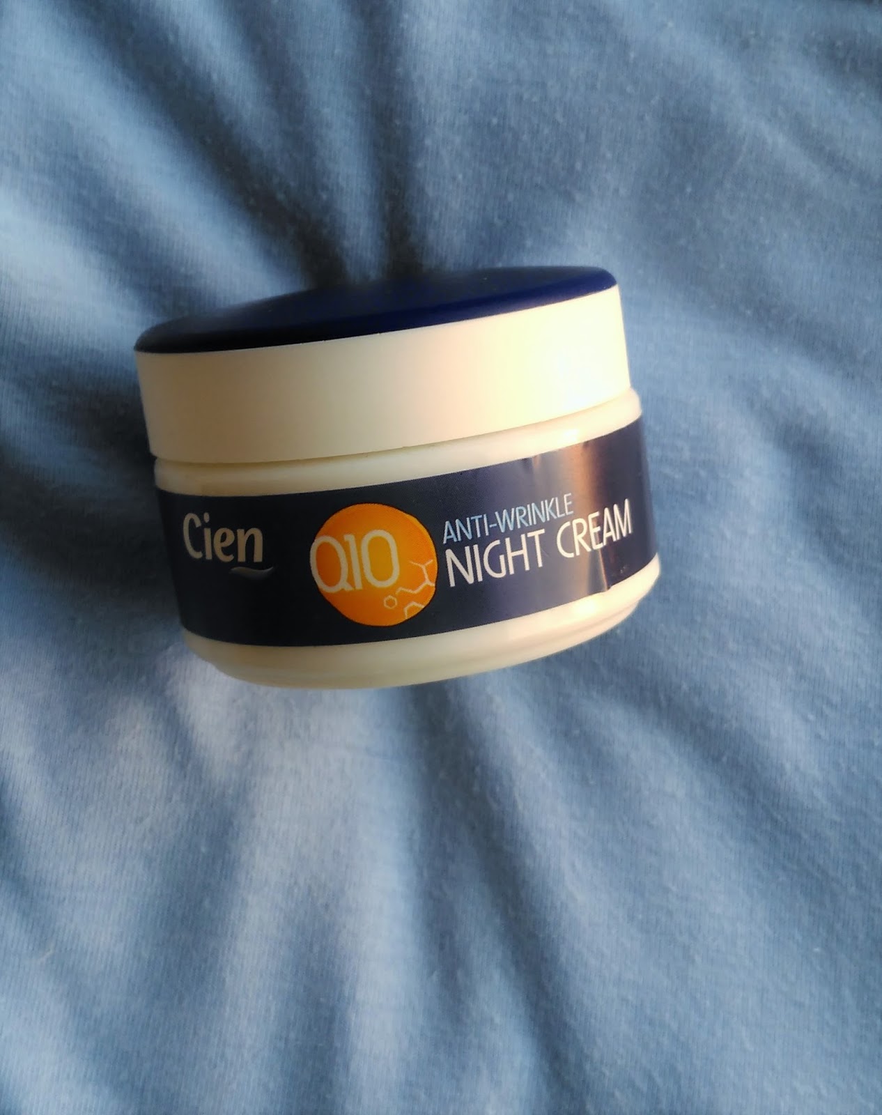 Às bolinhas amarelas: Review || Creme de noite Q10 anti rugas e creme ...