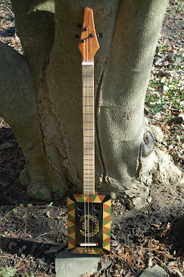 TotalRojo Guitars: 'The Triangle'