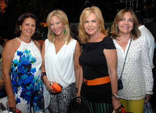 Sociales y Turismo: Ada Rivera Canta sus Composiciones para sus Amigos