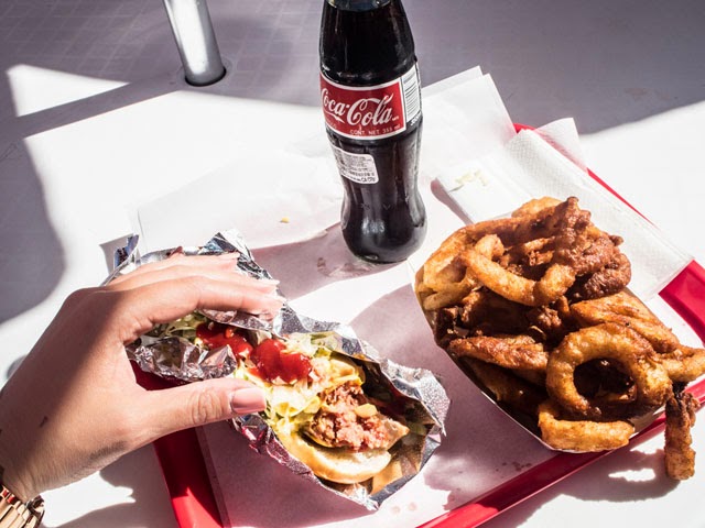 Pink’s: THE Los Angeles HOT DOG – Emily Jane Johnston